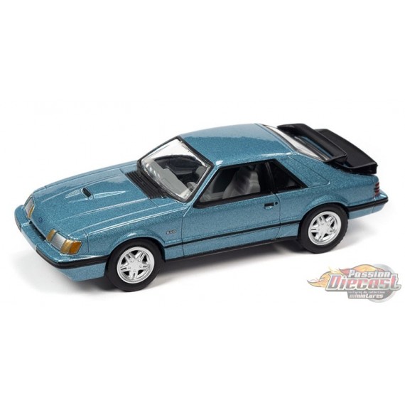 1986 Ford Mustang SVO en Light Regatta Blue Metallic - Johnny Lightning ...