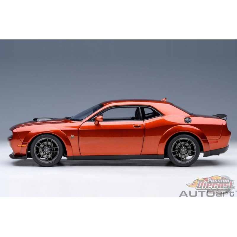 DODGE CHALLENGER R/T SCAT PACK WIDEBODY 2022 (SINAMON STICK) - Autoart ...