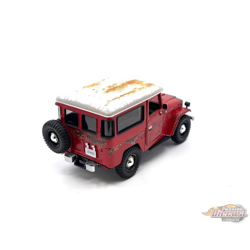 Toyota FJ40 Land Cruiser - Weathered Red with White Top For Sale - Mijo ...